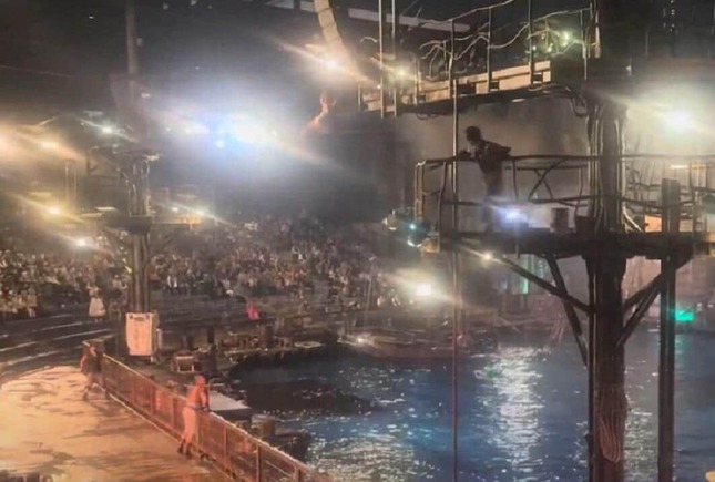 「レスキュー、レスキュー」USJのショーで緊迫シーン 女性キャストが「軽いケガ」、一体何があったのか: J-CAST ニュース【全文表示】