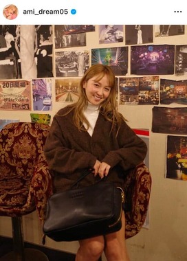 Dream Ami36歳、1児のママとは思えないミニスカ制服コーデの衝撃 「可愛すぎる」ファン歓喜: J-CAST ニュース【全文表示】