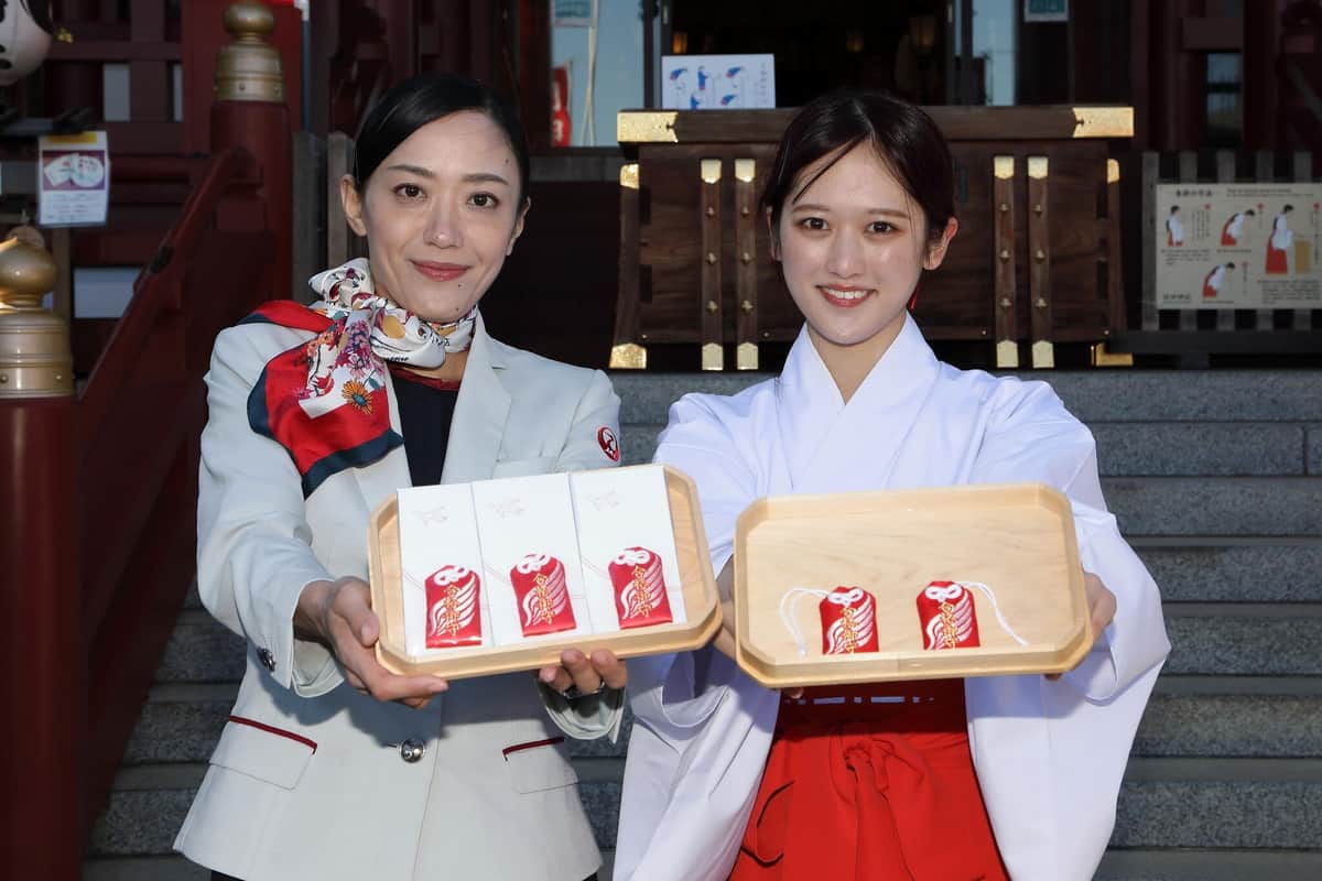 航空業界から合格祈願の「滑らないお守り」 羽田神社＆JAL、車止め再利用「御利益あると思う」: J-CAST ニュース