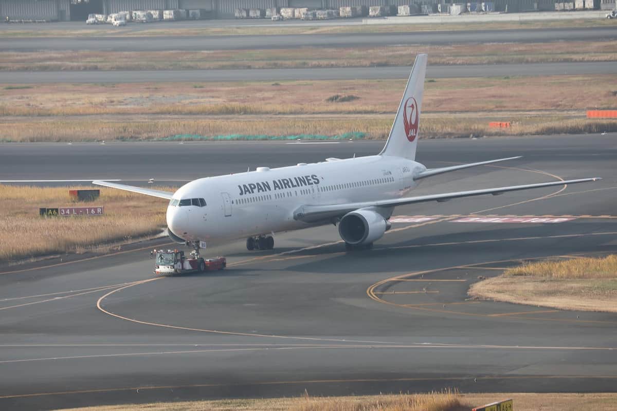 JAL機着陸やり直し→予備燃料不足で「重大インシデント」 原因は？2つの可能性を広報に聞いた: J-CAST ニュース