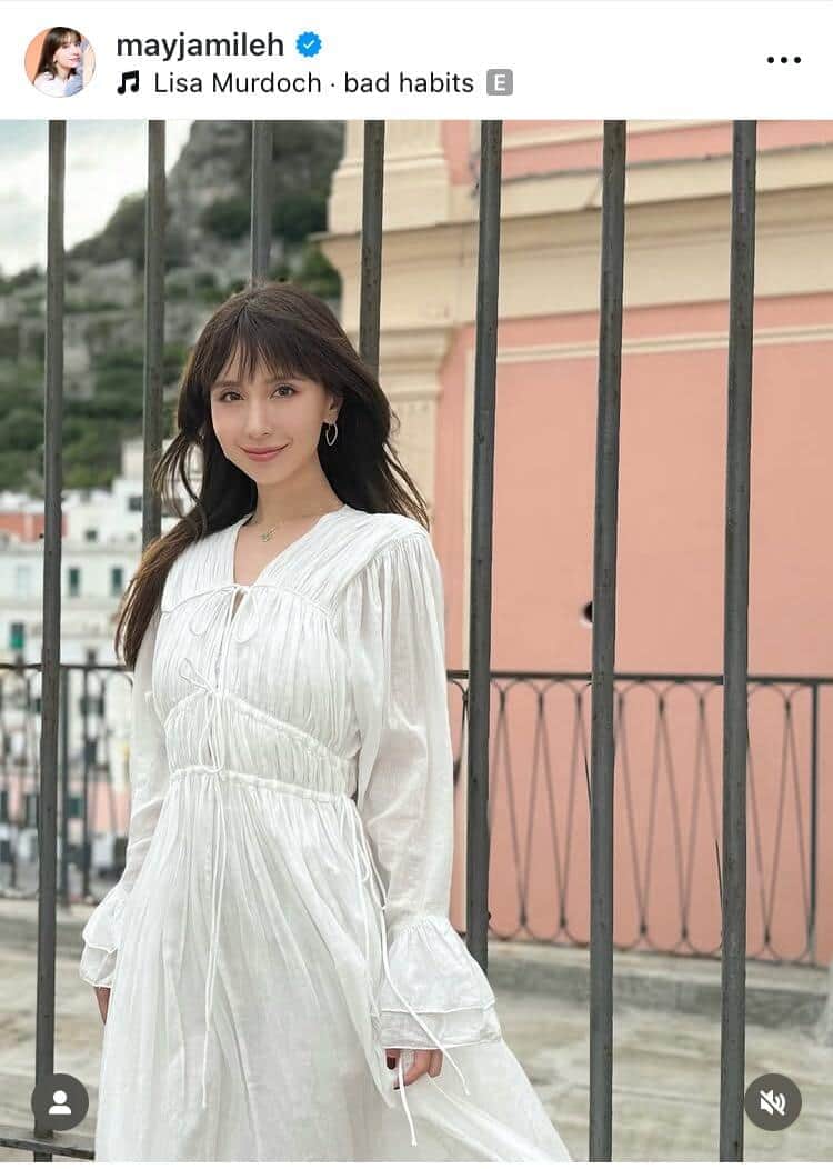 1児のママ・歌手May J. 肩出しトップス×ミニスカ私服コーデに絶賛 「デニムのスカート可愛い過ぎ」: J-CAST ニュース