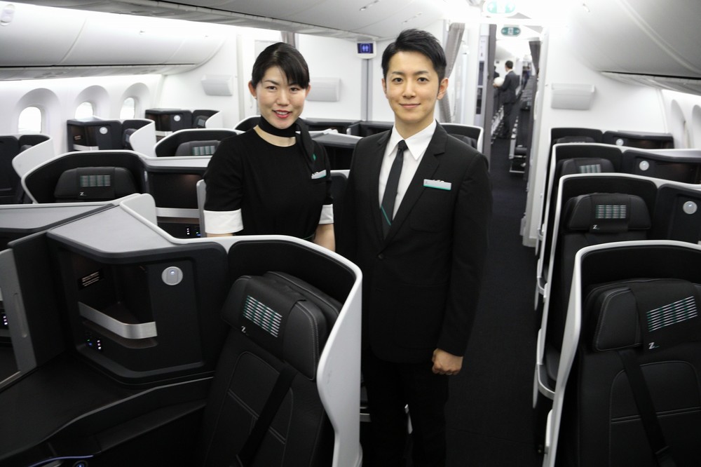 フルフラットシートにコンセント LCC「ZIPAIR」が実機お披露目: J-CAST ニュース【全文表示】