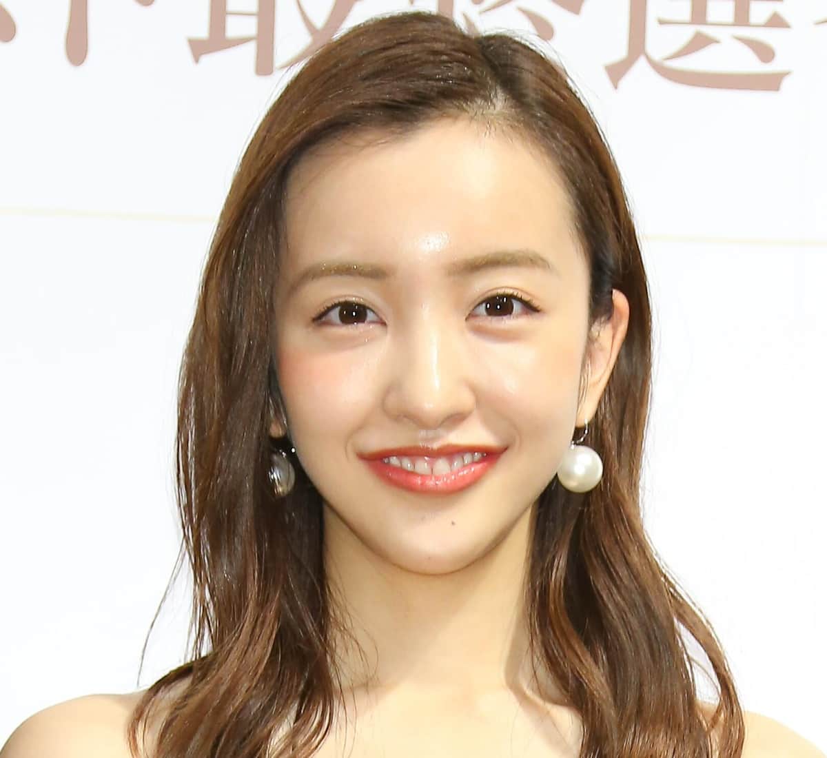 板野友美の1歳娘が「ママそっくり」「ともちん似」 夫・ヤクルト高橋奎二とのラブラブぶりに絶賛: J-CAST ニュース【全文表示】