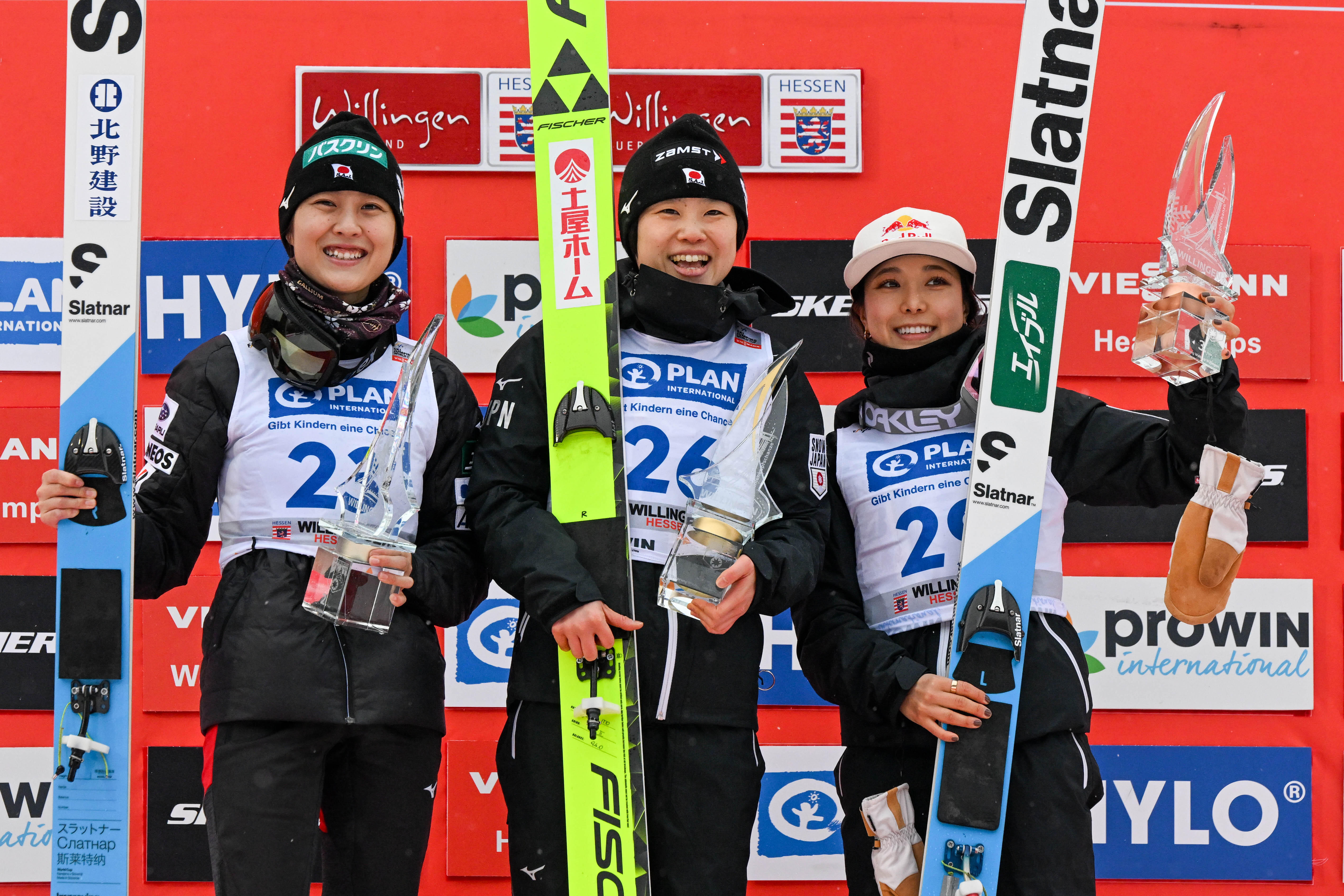 NHKアナの実況ミスに総ツッコミ ジャンプW杯、伊藤有希優勝の瞬間...「一番いいとこで」「ビックリした」: J-CAST ニュース【全文表示】