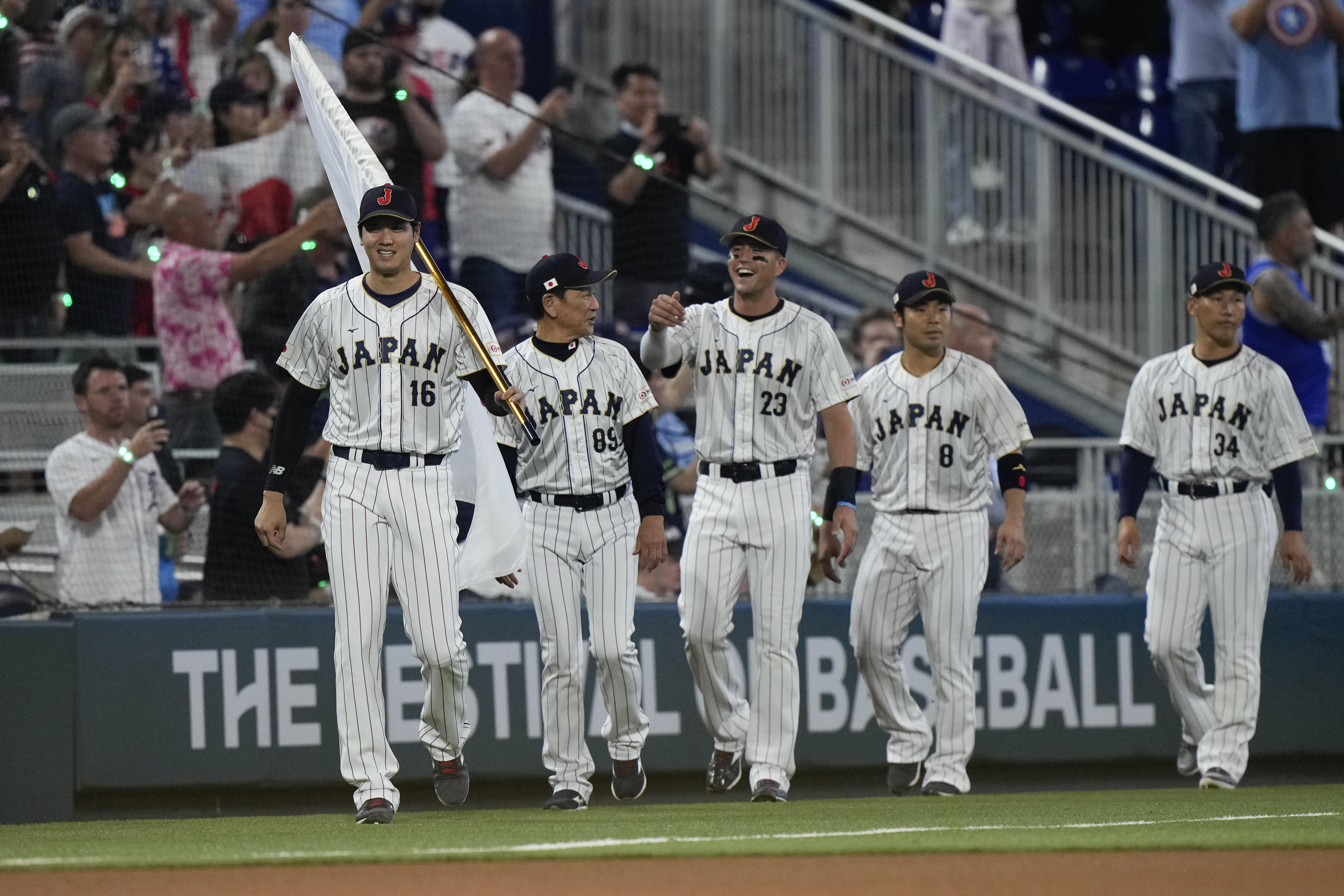 WBC決勝で「映り込みすぎw」「目がいっちゃう」 人気レスラーが特等席に...中継で何度も登場: J-CAST ニュース【全文表示】