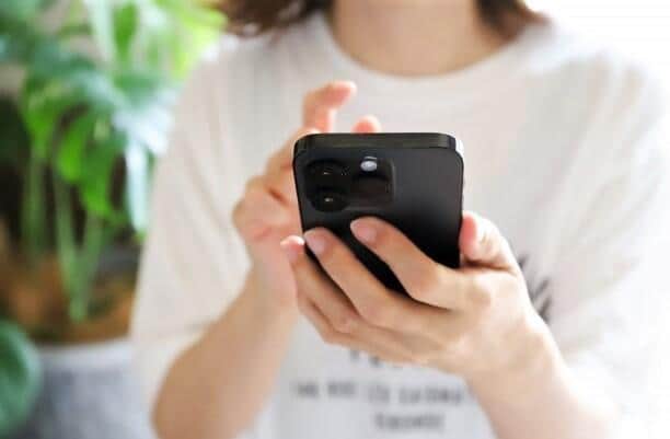 「フリック入力」15～24歳女性が断トツに多い ガラケー世代の「トグル」だとスマホ生活に差が？: J-CAST ニュース【全文表示】