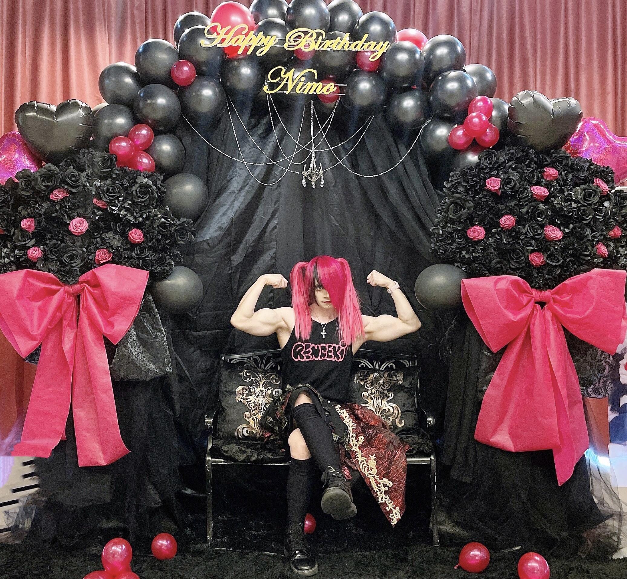 身体つき話題のV系バンド「RENGEKI」女形ギタリストNimo 「鍛えることをどうしても辞められない」【インタビュー】: J-CAST ...